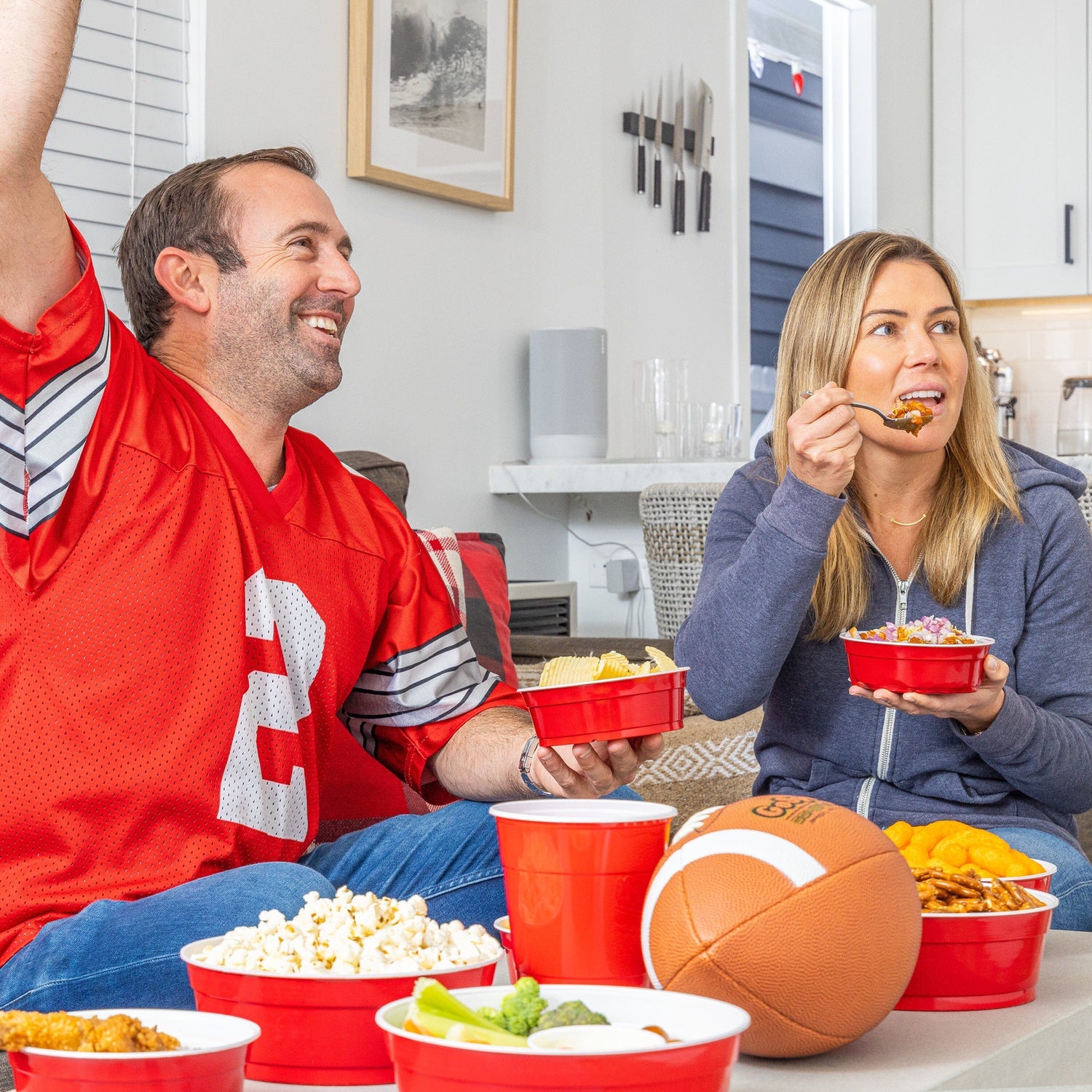 Super Bowl Party Essentials: How to Host the Ultimate Game Day Experie ...